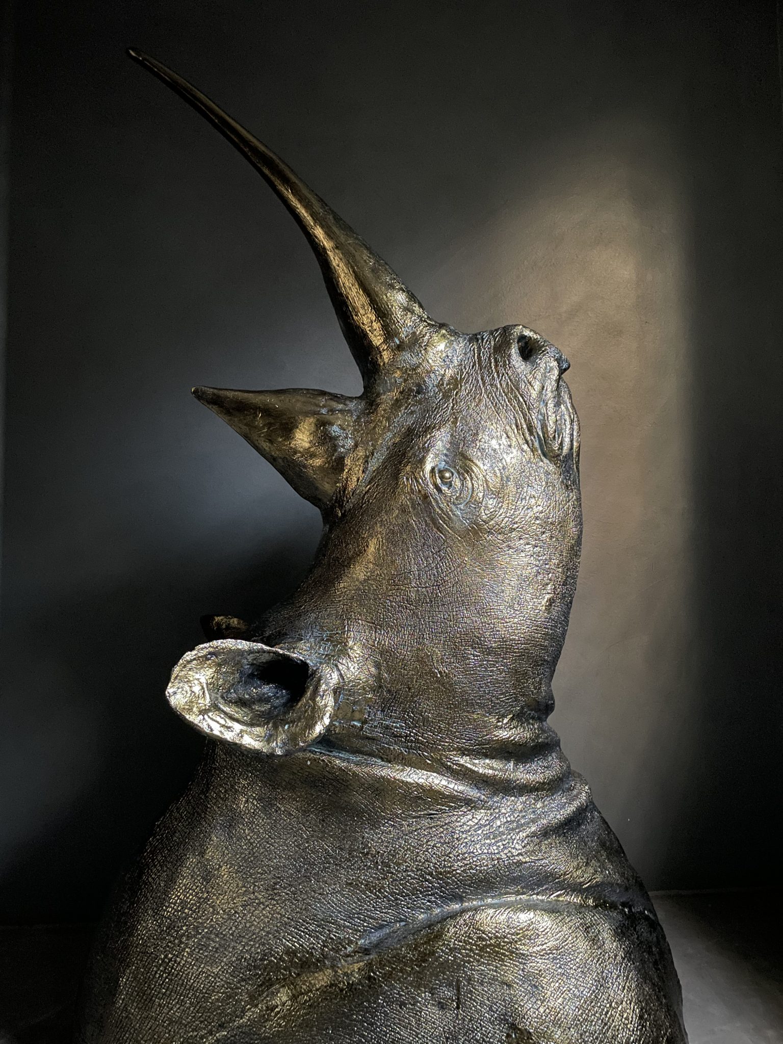 Metalized rhino head - BEAST Interiors