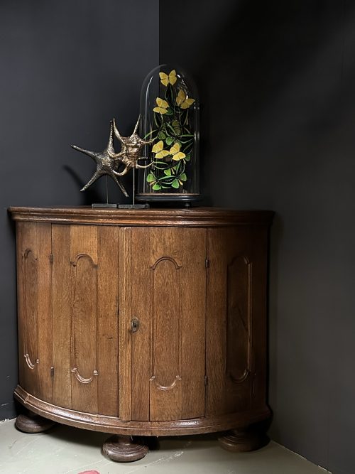 Decorative antique oak corner cabinet - BEAST Interiors