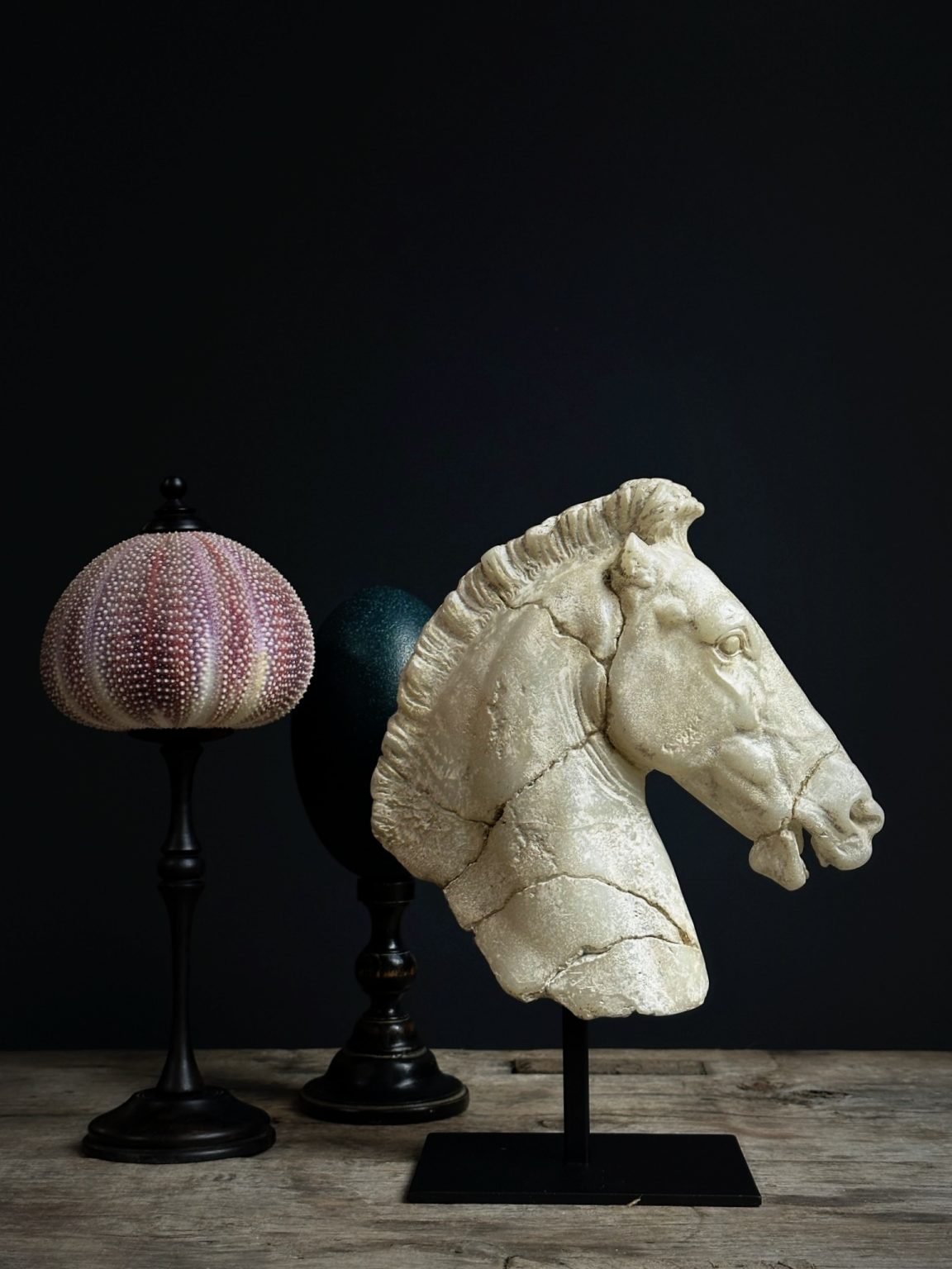 Replica marble horse head. - BEAST Interiors