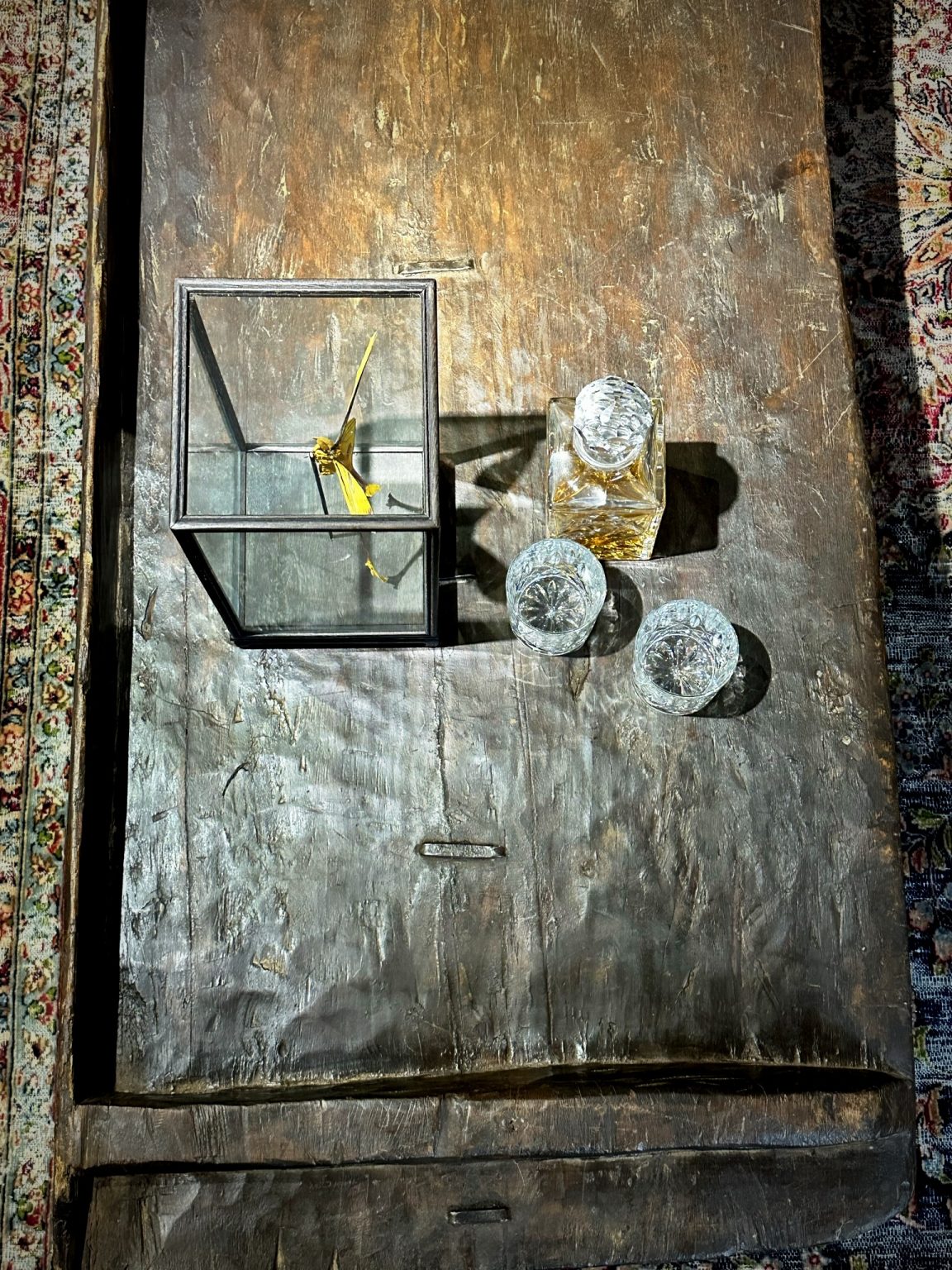 Unieke antieke salontafel - BEAST Interiors