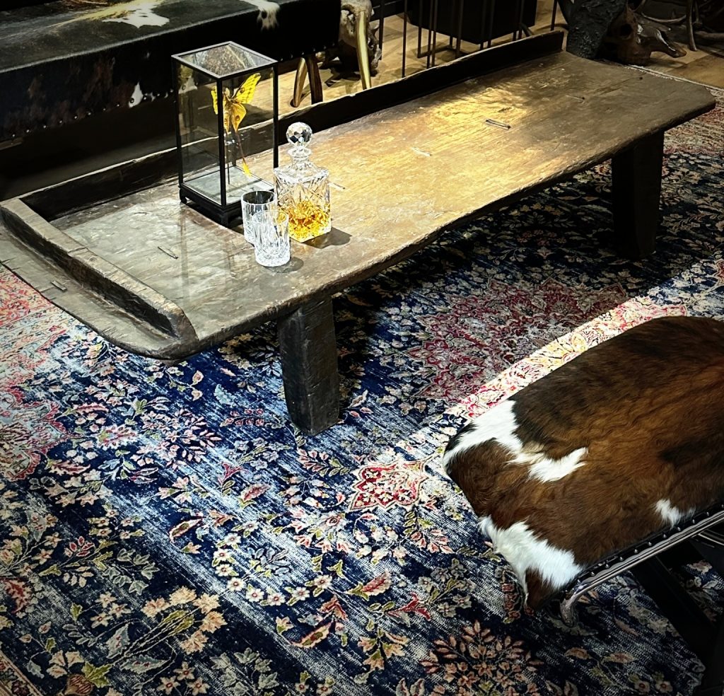 Unieke antieke salontafel - BEAST Interiors