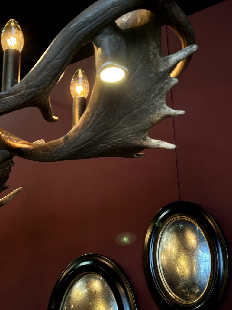 Antler lamp fallow deer - BEAST Interiors