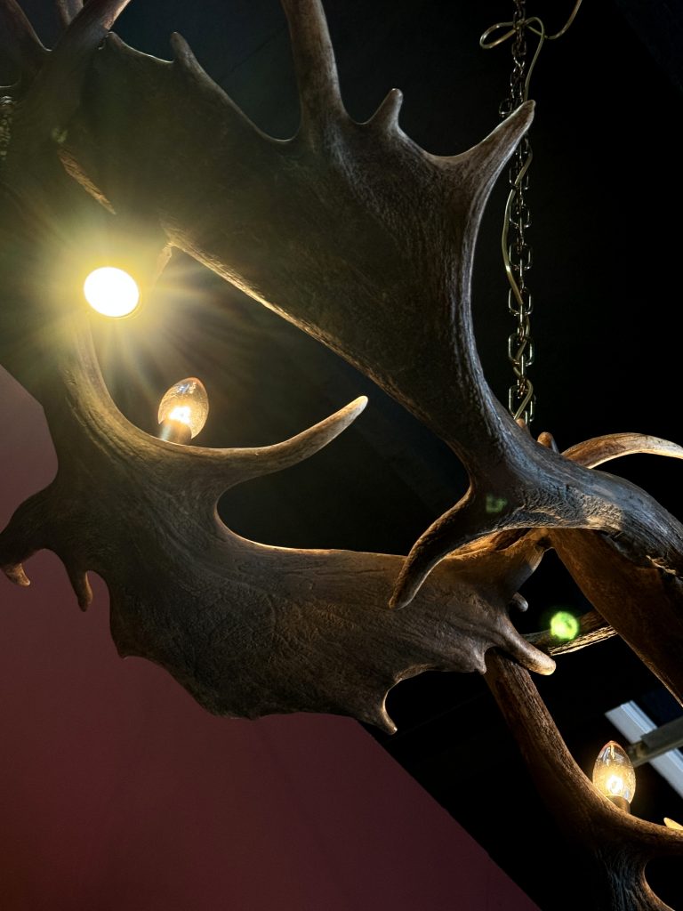 Antler lamp fallow deer - BEAST Interiors